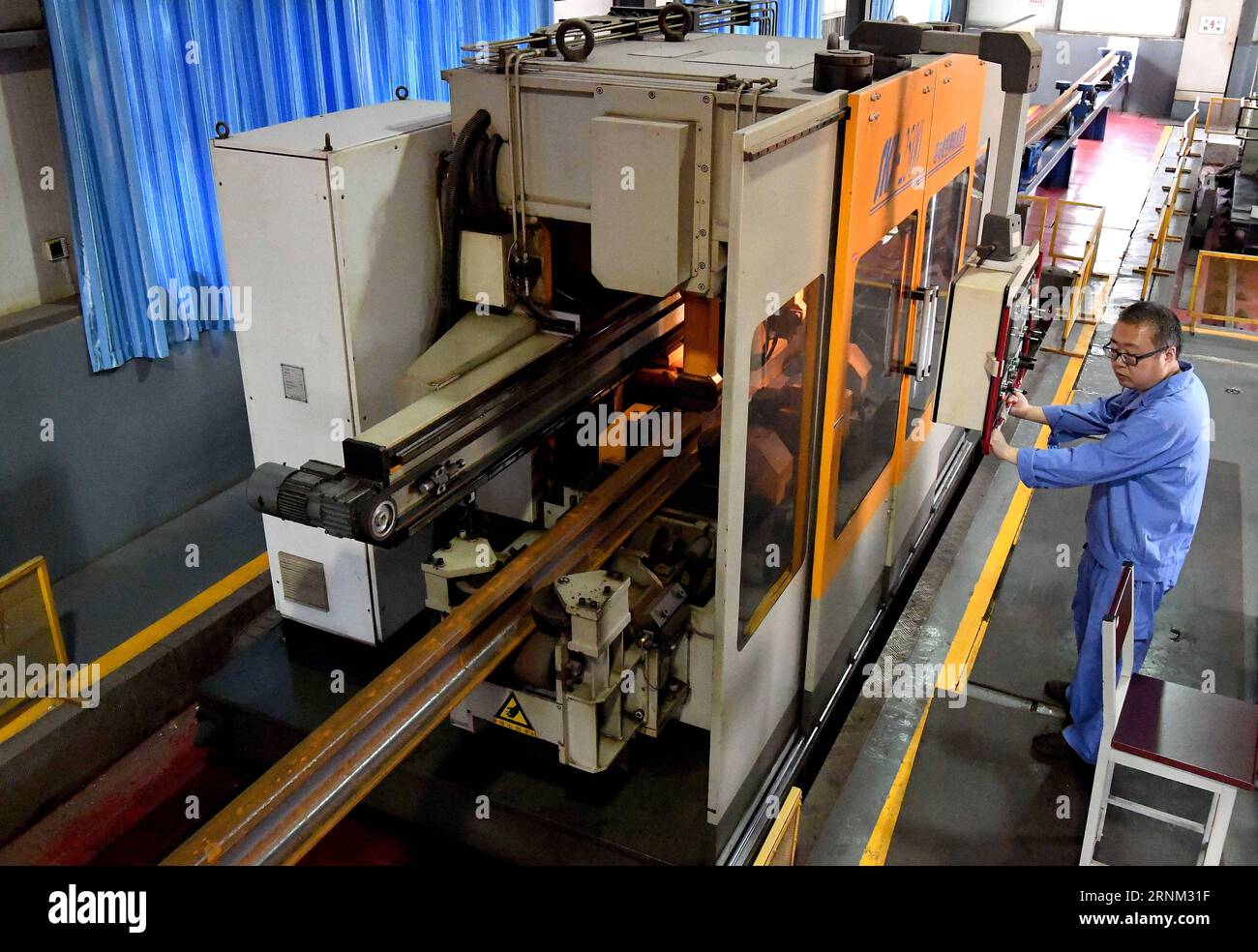 Base weld hi-res stock photography and images - Alamy