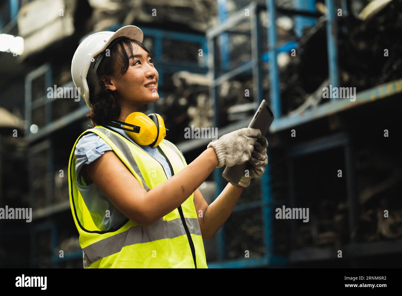 Dirty workplace hi-res stock photography and images - Alamy