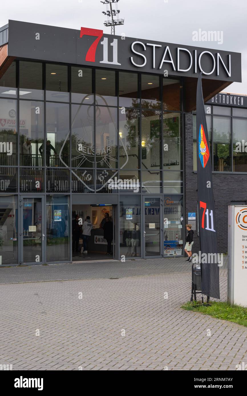 New players telstar hi-res stock photography and images - Alamy