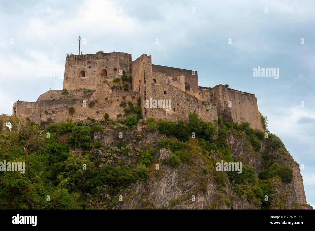 Castello Ruffo di Scilla on its commanding bluff: Calabria, southern ...