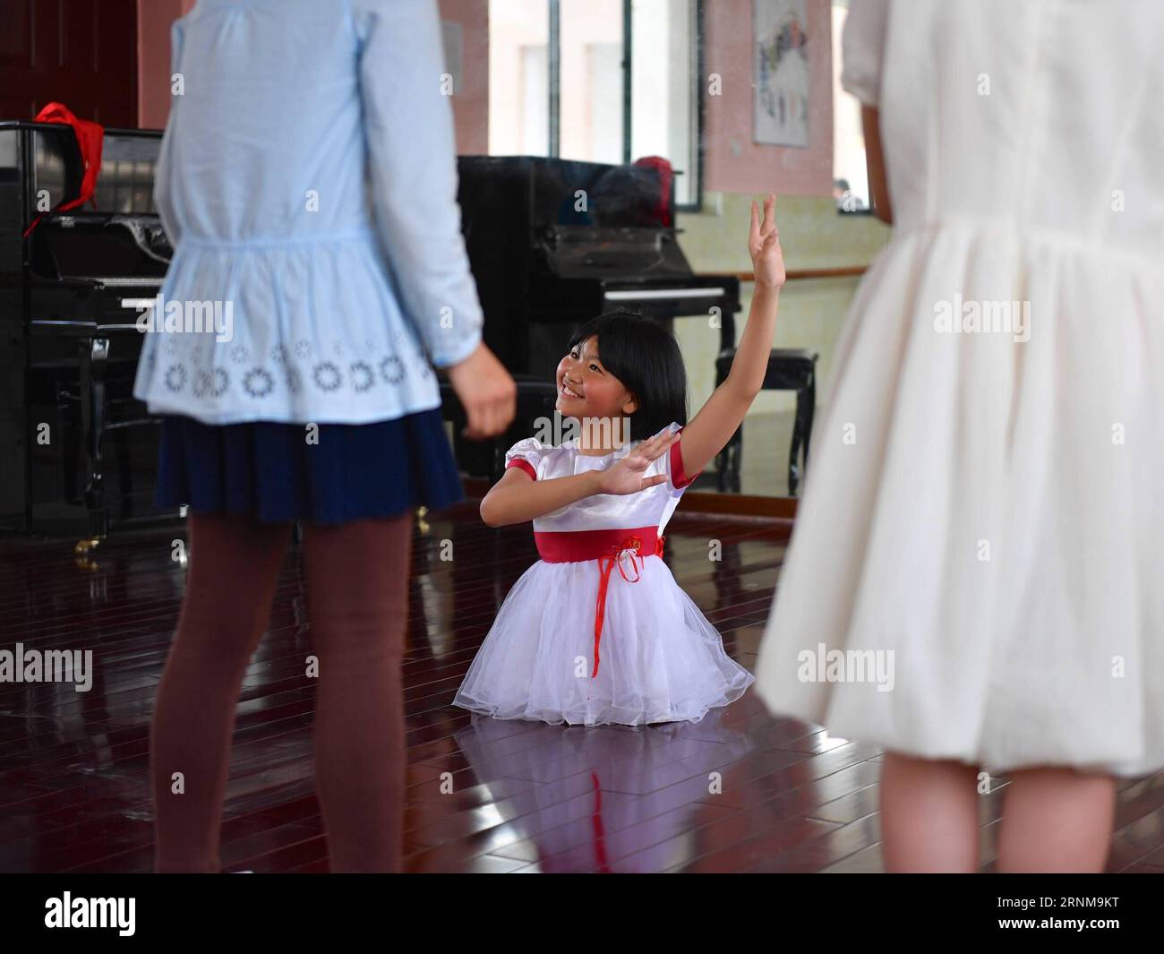Prim girl hi-res stock photography and images - Alamy