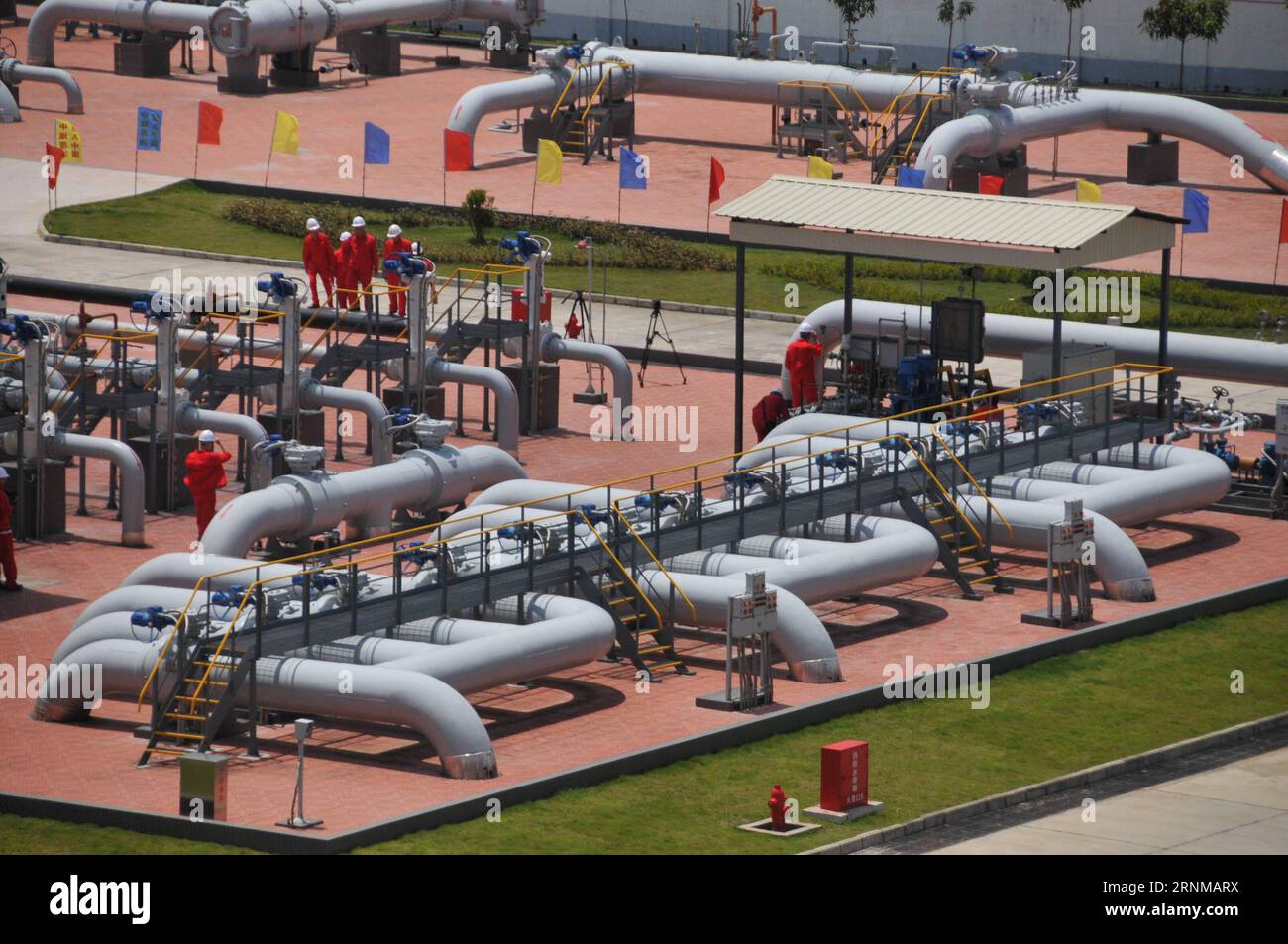 Oil flow station hi-res stock photography and images - Alamy