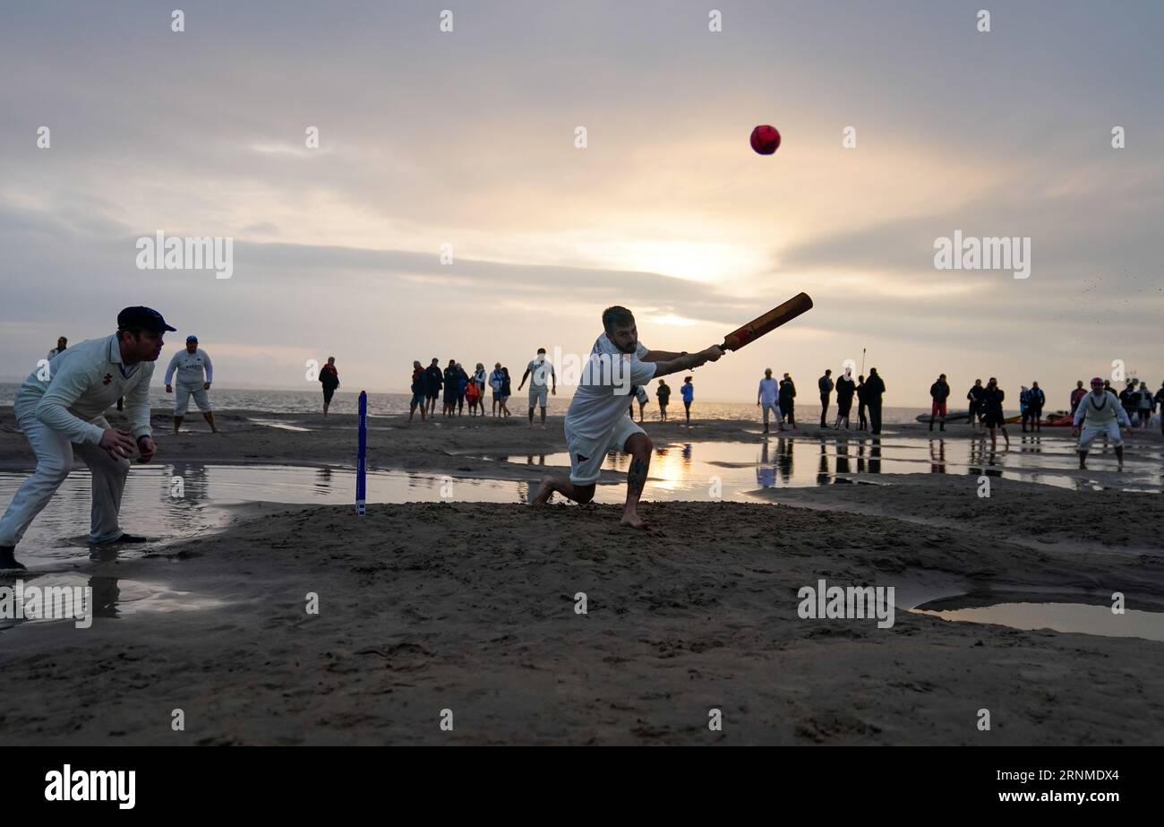 Members of the Royal Southern Yacht Club and the Island Sailing Club ...