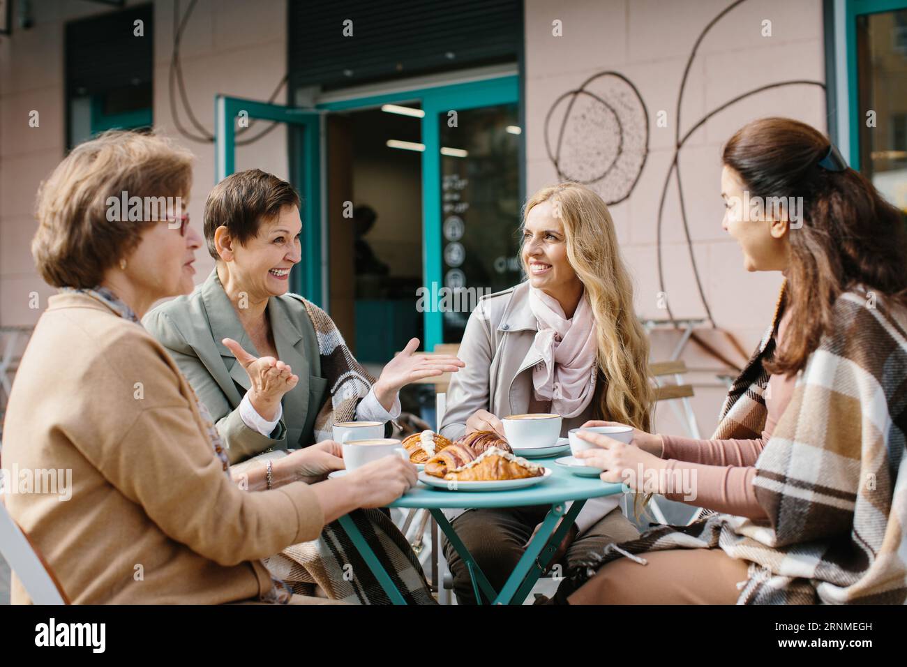 Coffee laughing table hi-res stock photography and images - Alamy