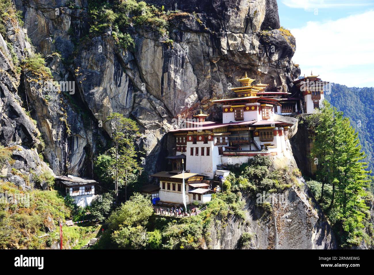 Taktsang monastery mountain architecture hi-res stock photography and ...