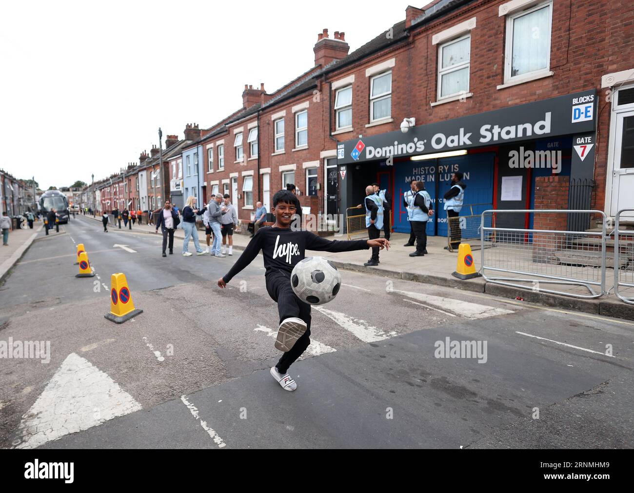 Kenilworth road luton outside hi-res stock photography and images - Alamy