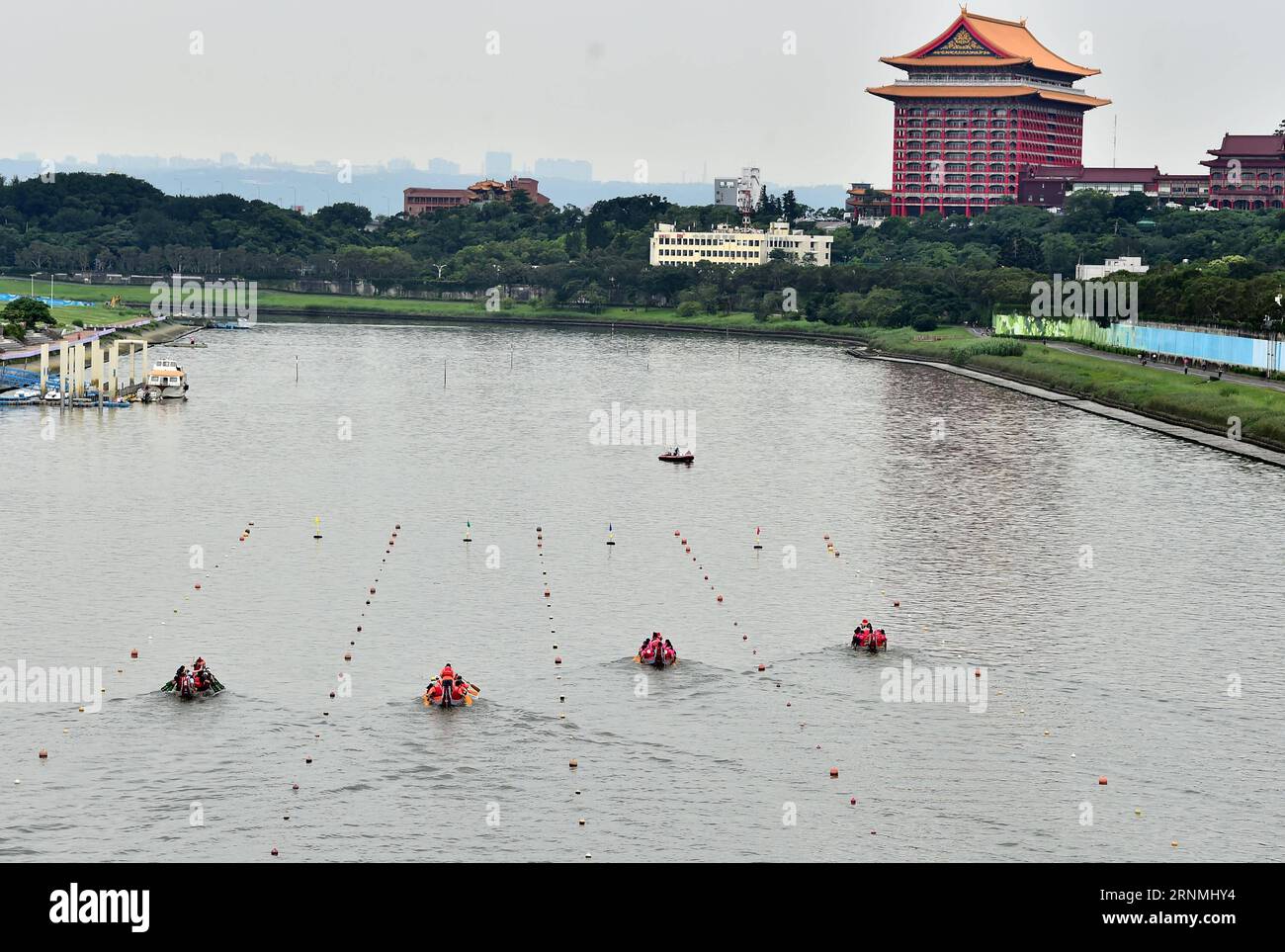 100 yuan taiwan hi-res stock photography and images - Alamy