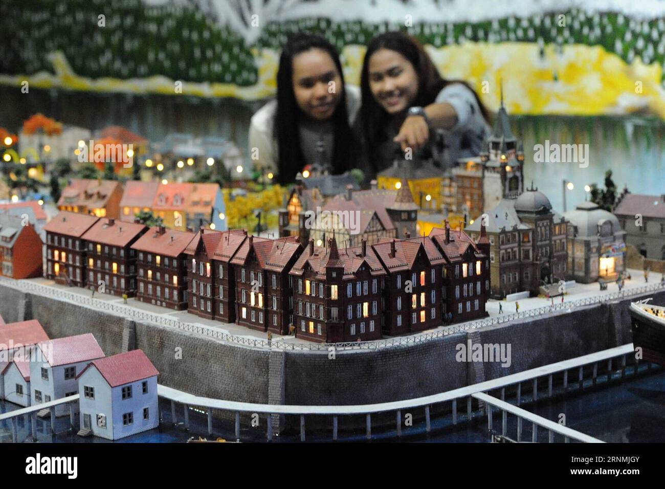 (170531) -- BANGKOK, May 31, 2017 -- Two visitors look at the Stanley ...