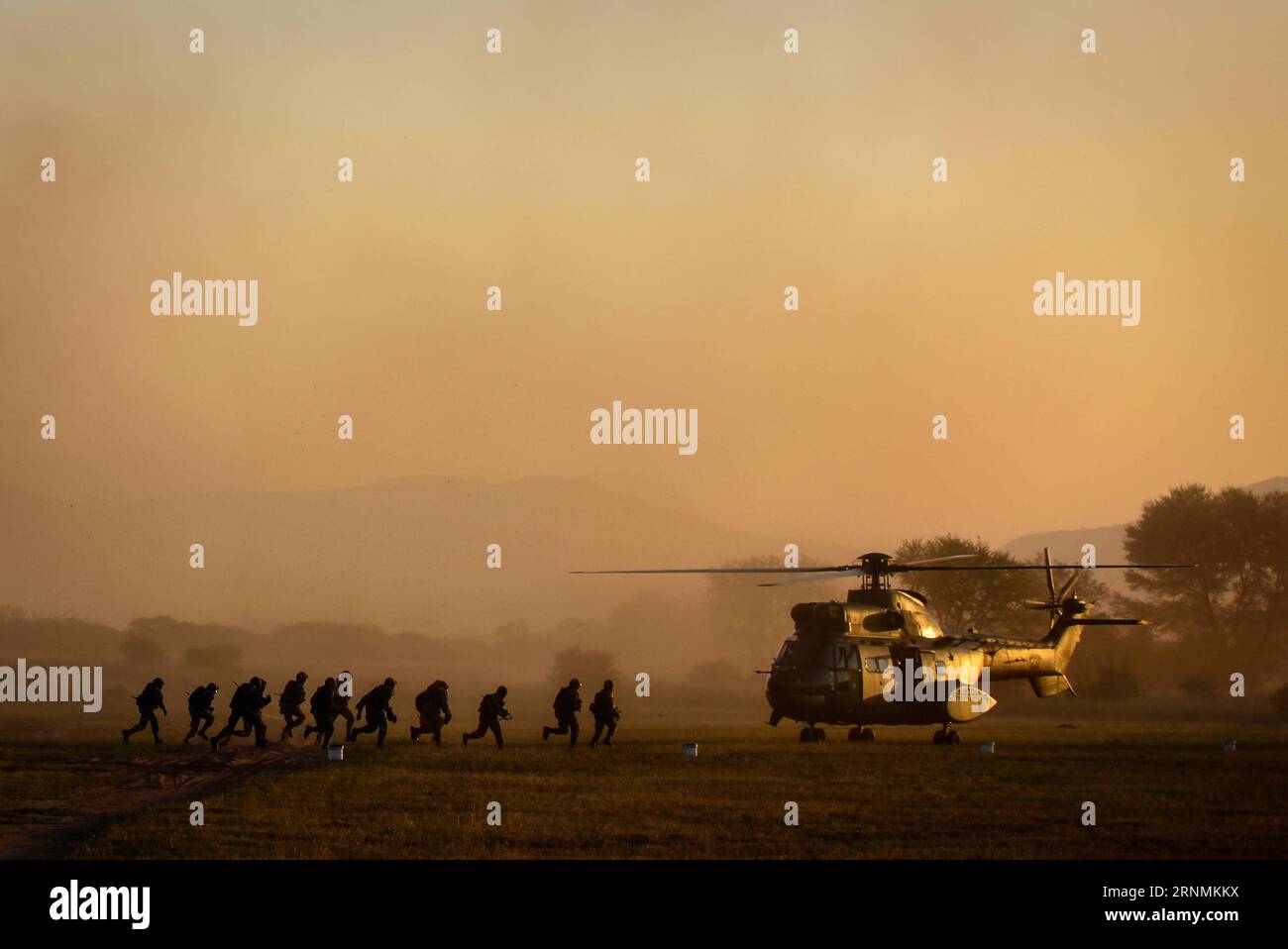 (170602) -- MAKHADO, June 2, 2017 -- South African Army members move to ...