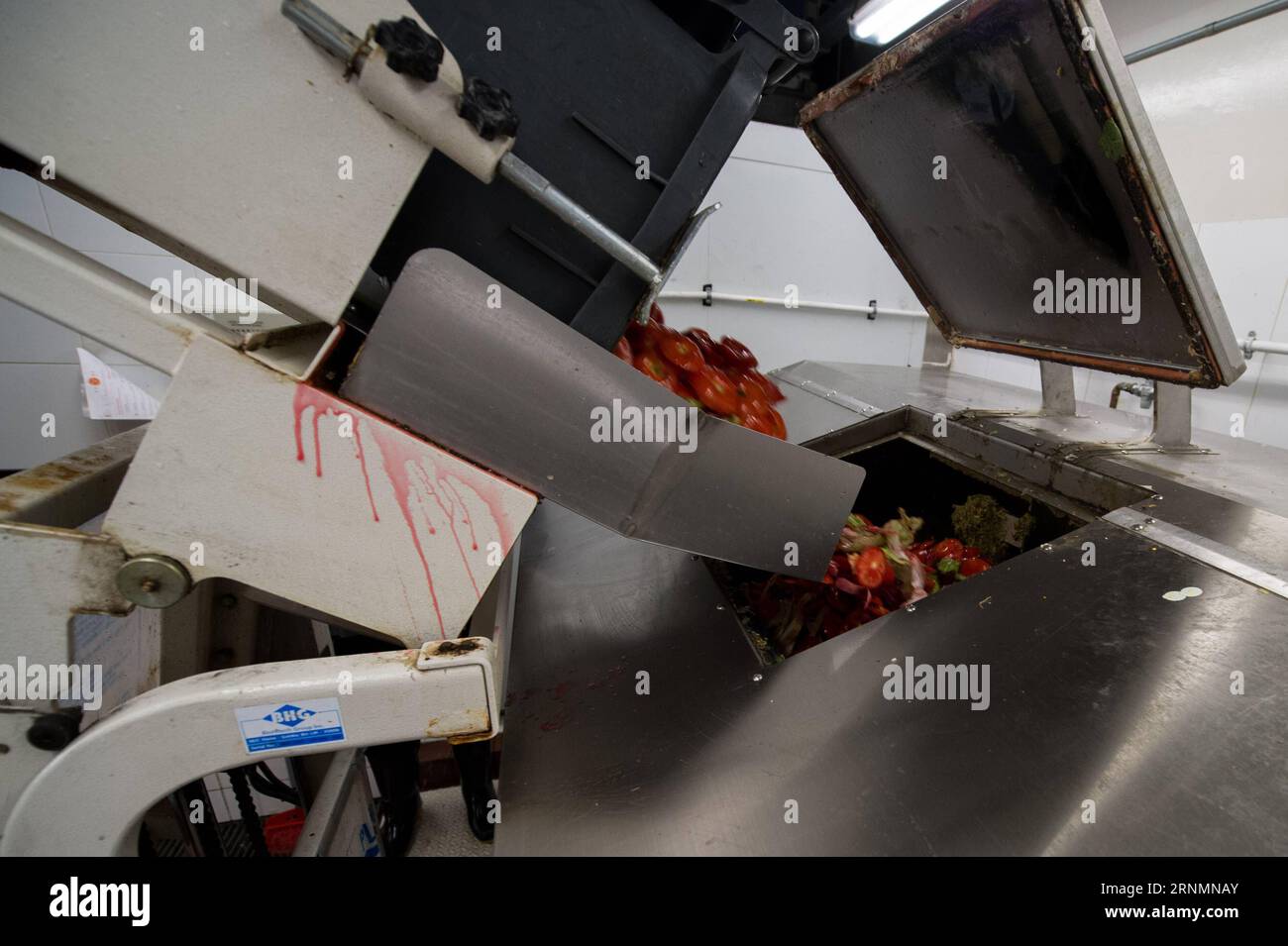 (170605) -- MACAO, June 5, 2017 -- A food waste disposal machine works ...