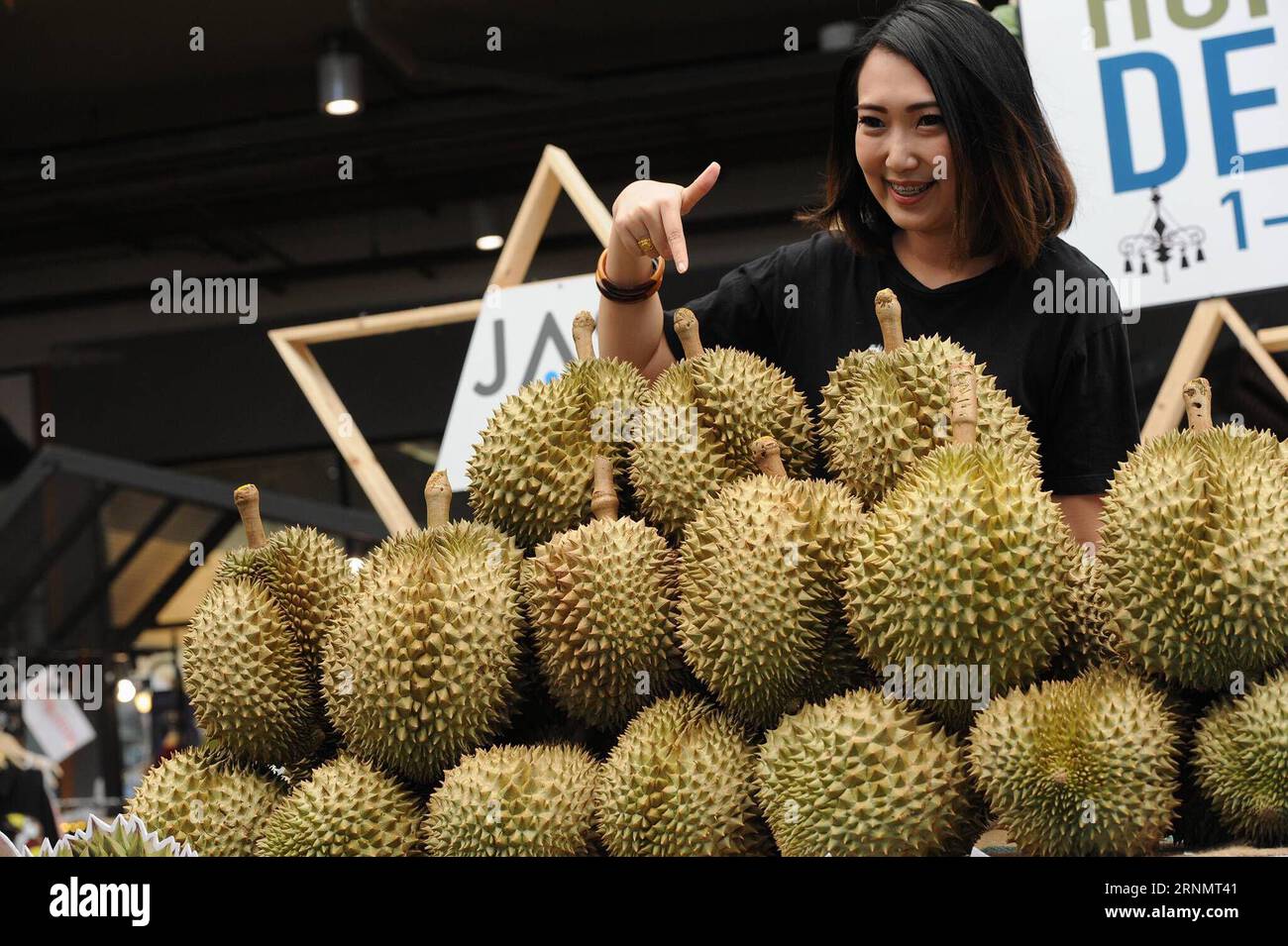(170610) -- BANGKOK, June 10, 2017 -- A staff member poses for photo ...