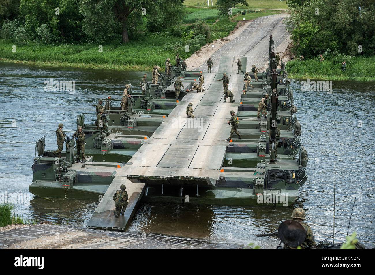 Pontoon brid hi-res stock photography and images - Alamy
