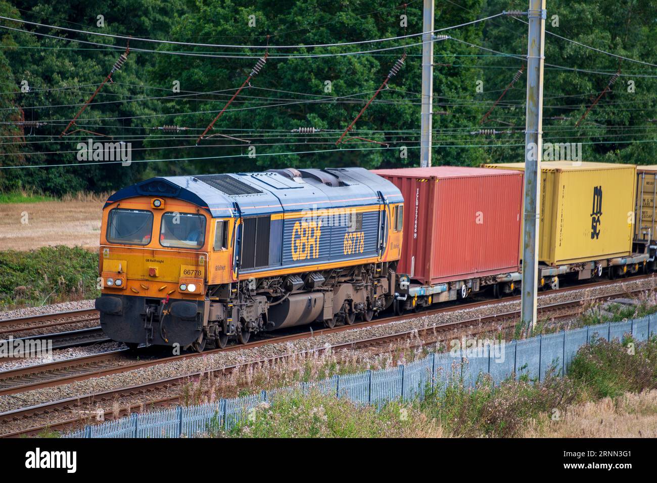 Gbrf class 66 diesel locomotive hi-res stock photography and images - Alamy