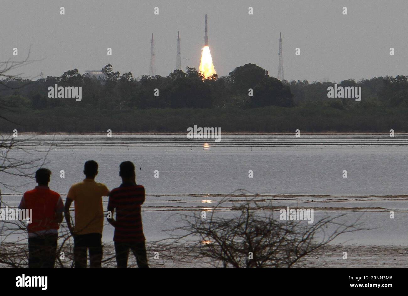 Isro rocket hi-res stock photography and images - Alamy