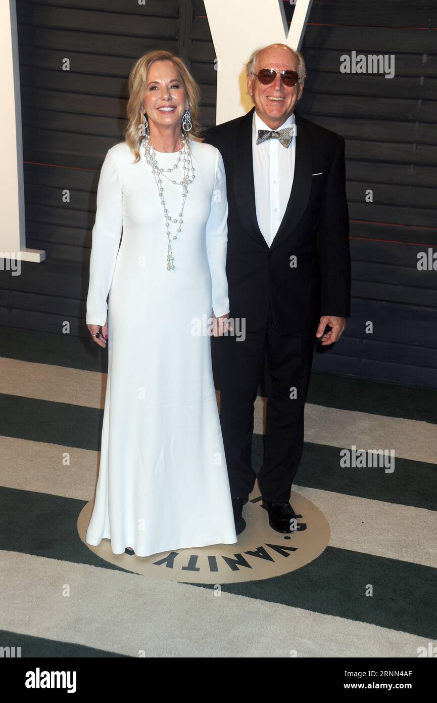 BEVERLY HILLS, CA - FEBRUARY 28: Jimmy Buffett, Jane Slagsvol attends ...