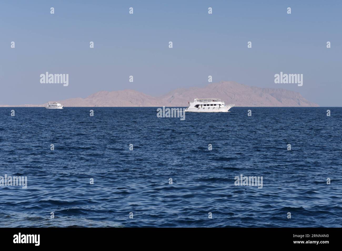 Sanafir island hi-res stock photography and images - Alamy