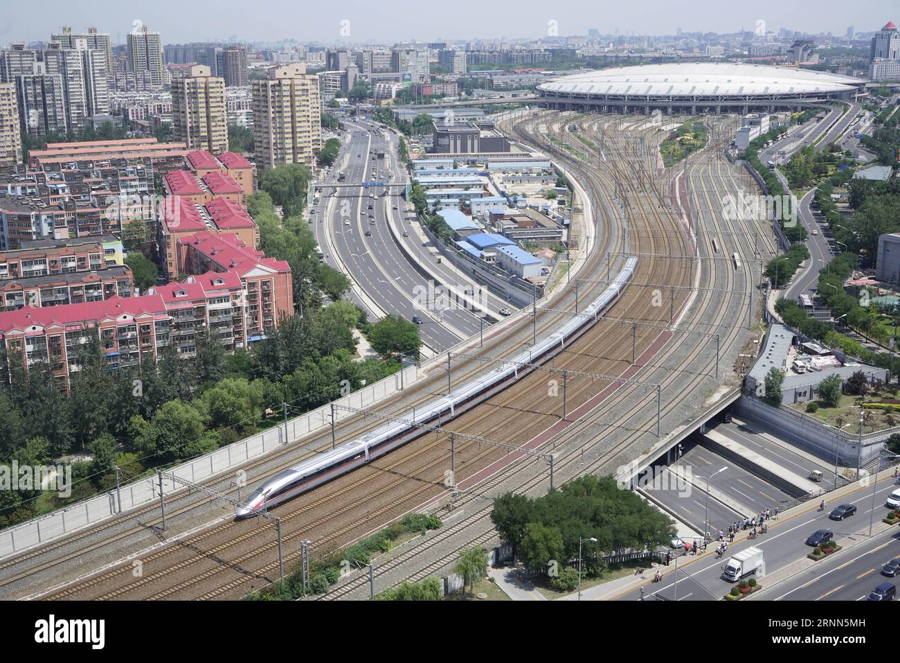 China railway multiple units train hi-res stock photography and images ...