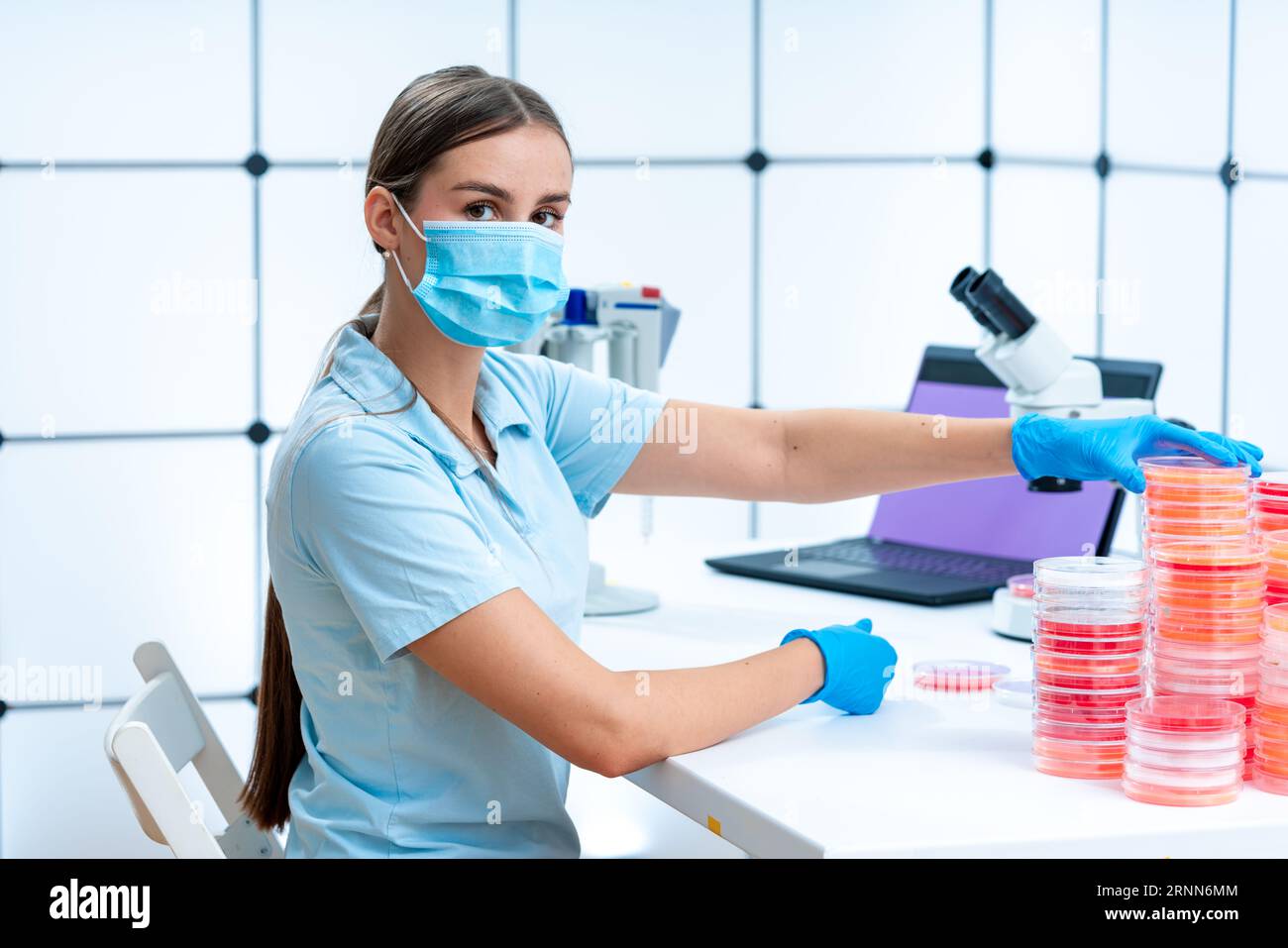 Viral study hi-res stock photography and images - Alamy