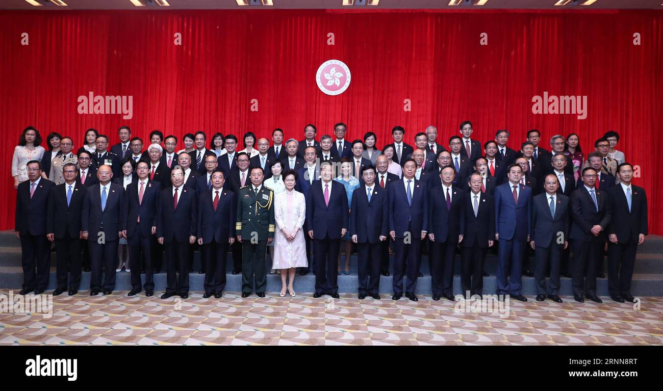 (170701) -- HONG KONG, July 1, 2017 -- Chinese President Xi Jinping (C ...