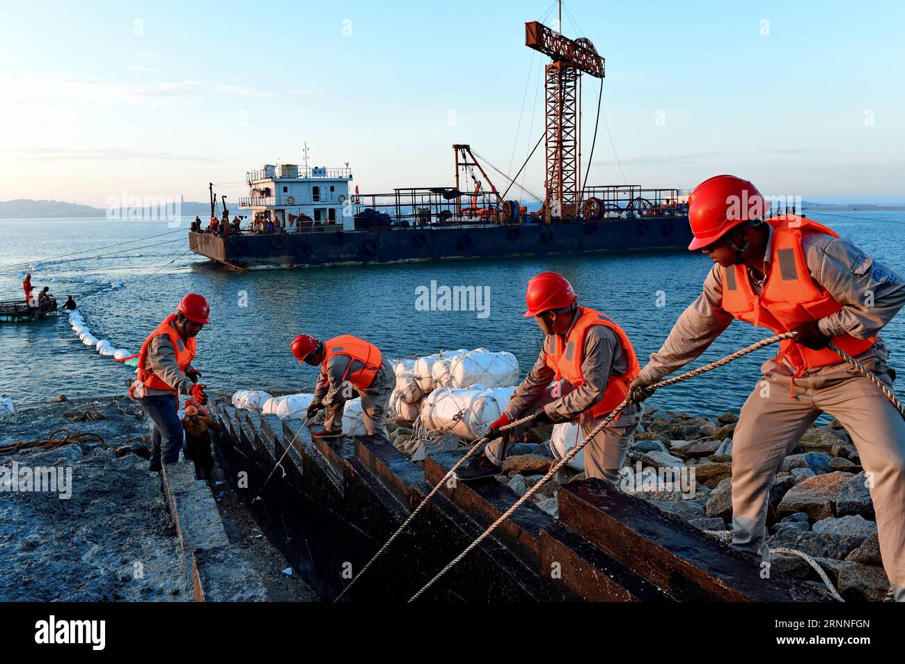 Cablecasting hi-res stock photography and images - Alamy