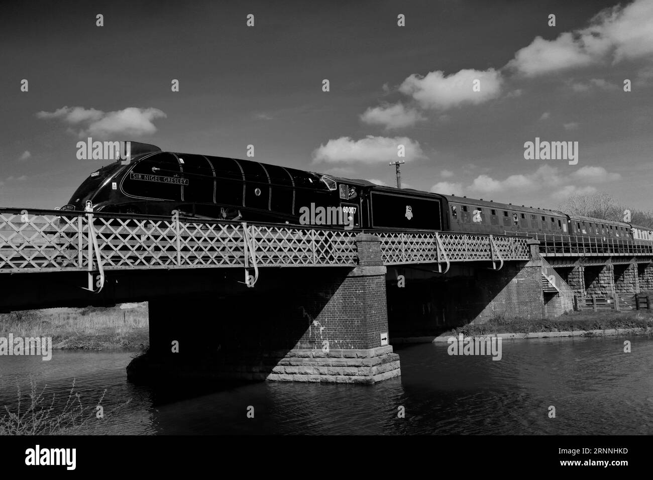 LNER Class A4 Pacific train, 60007 Sir Nigel Gresley at Nene Valley ...