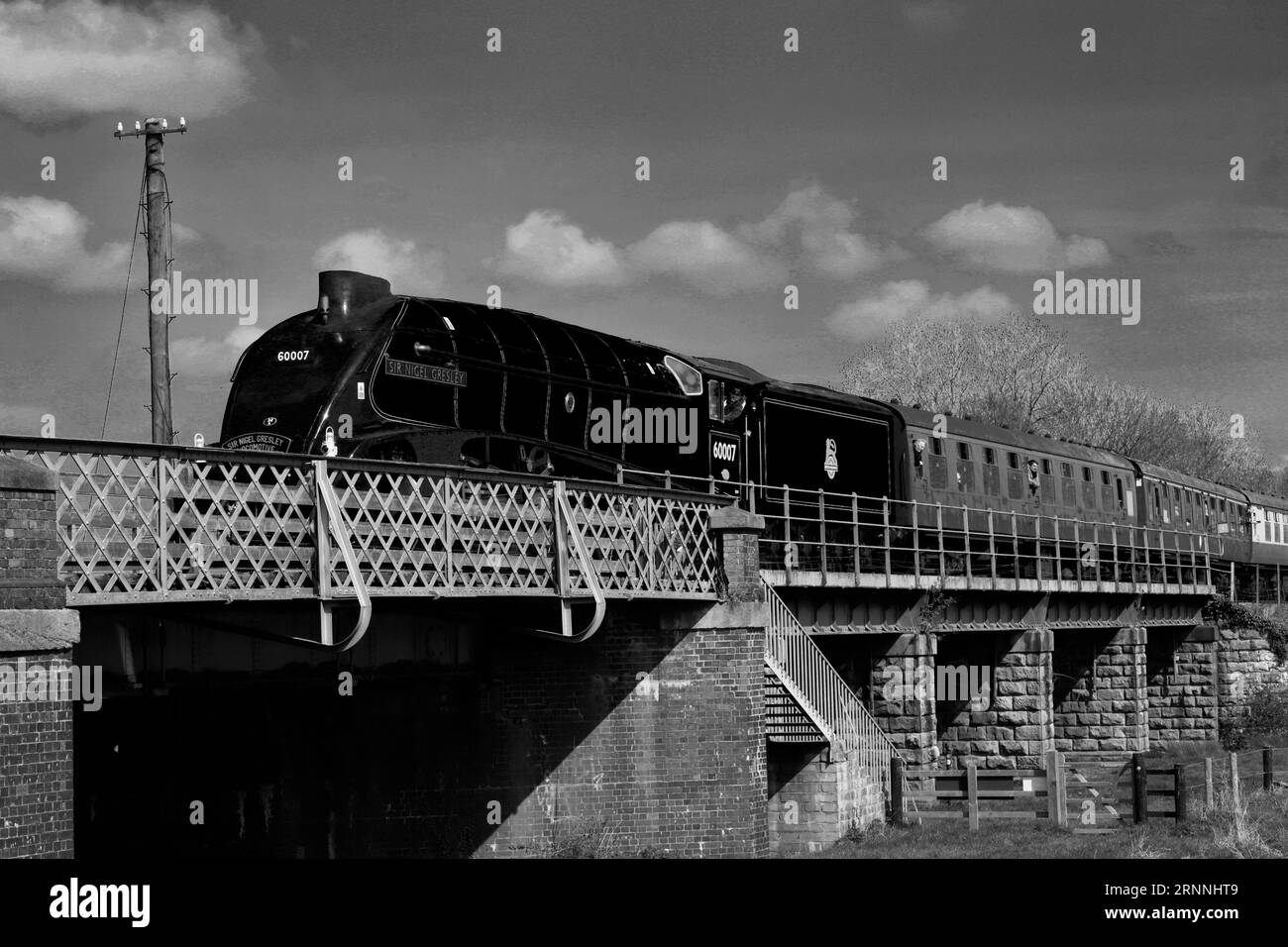 LNER Class A4 Pacific train, 60007 Sir Nigel Gresley at Nene Valley ...