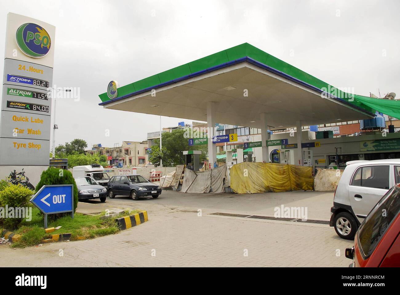 Oil pso hi-res stock photography and images - Alamy