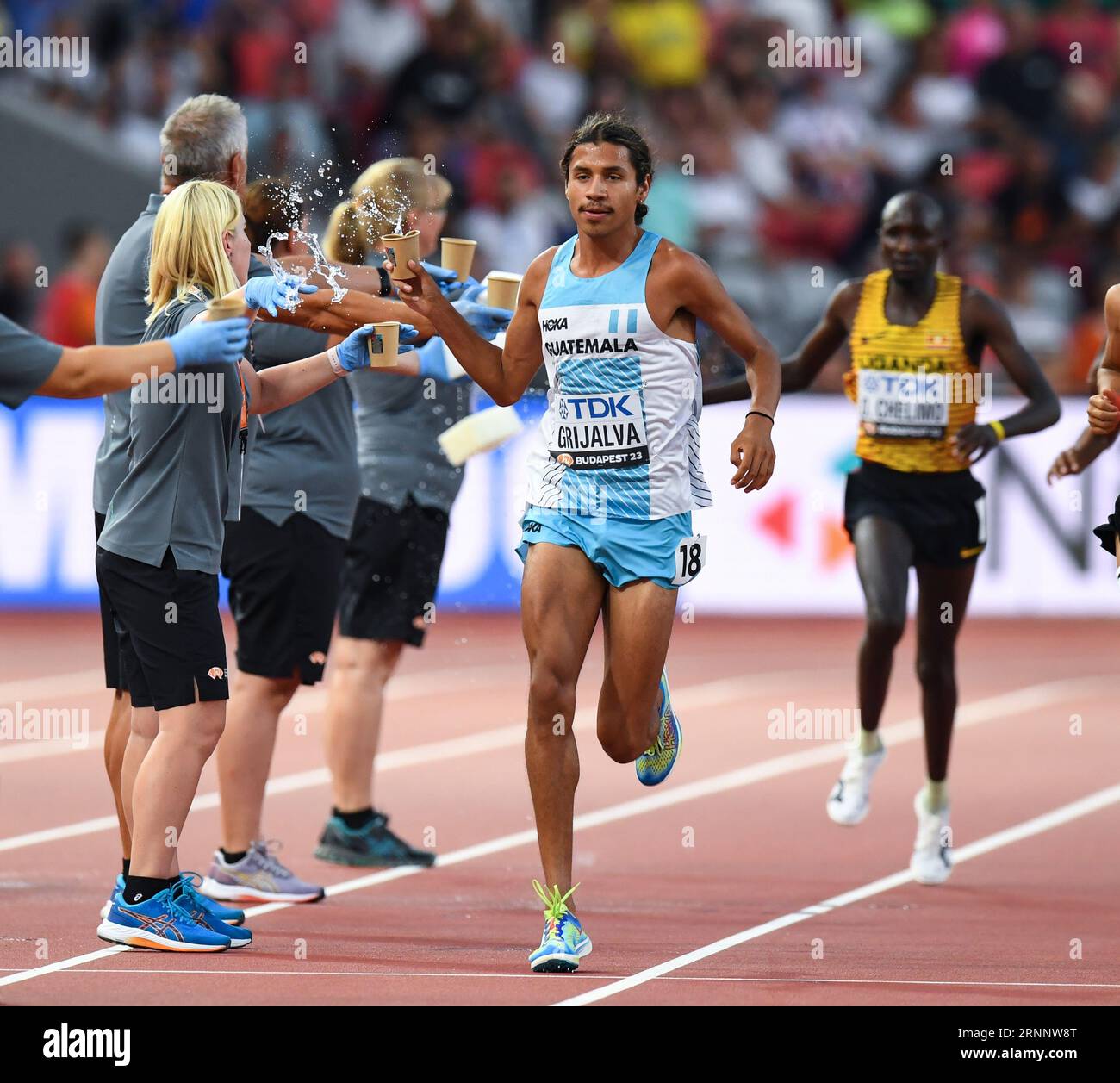 5000m race start line hi-res stock photography and images - Alamy