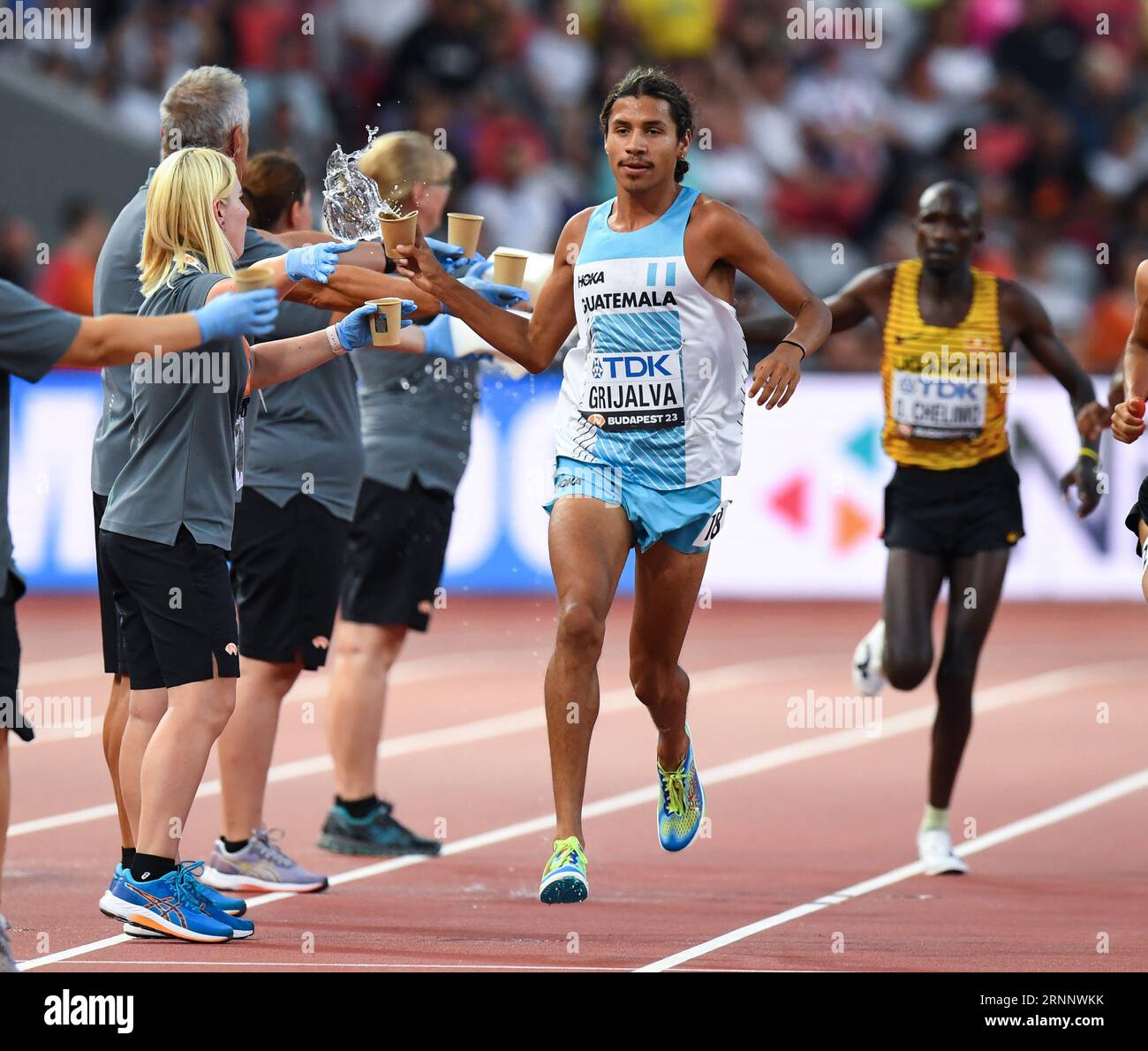 5000m race start line hi-res stock photography and images - Alamy