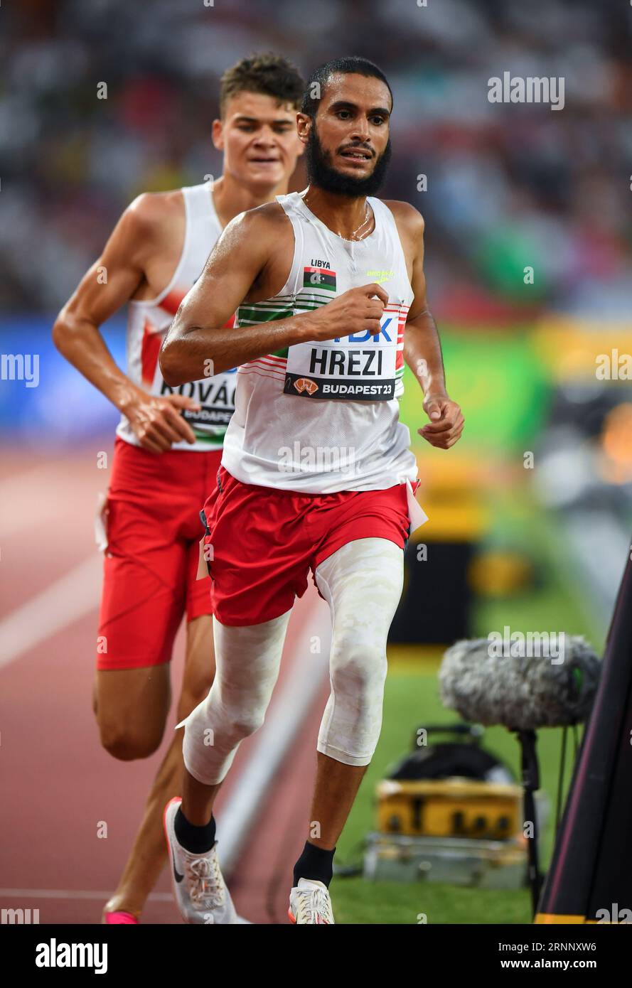 5000m race start line hi-res stock photography and images - Alamy