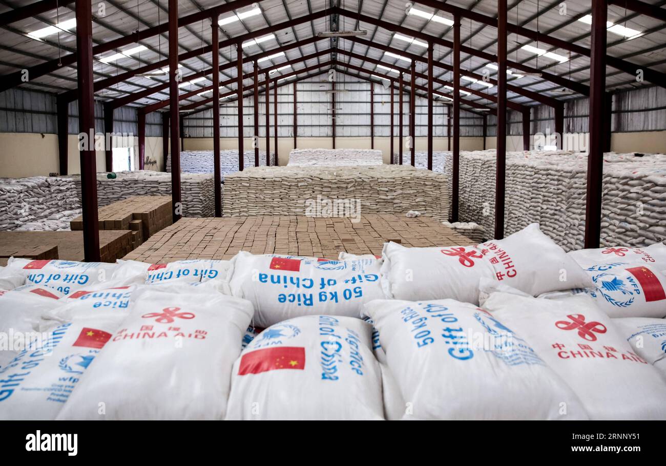 (170802) -- MOGADISHU, Aug. 2, 2017 -- Rice assistance from China are ...