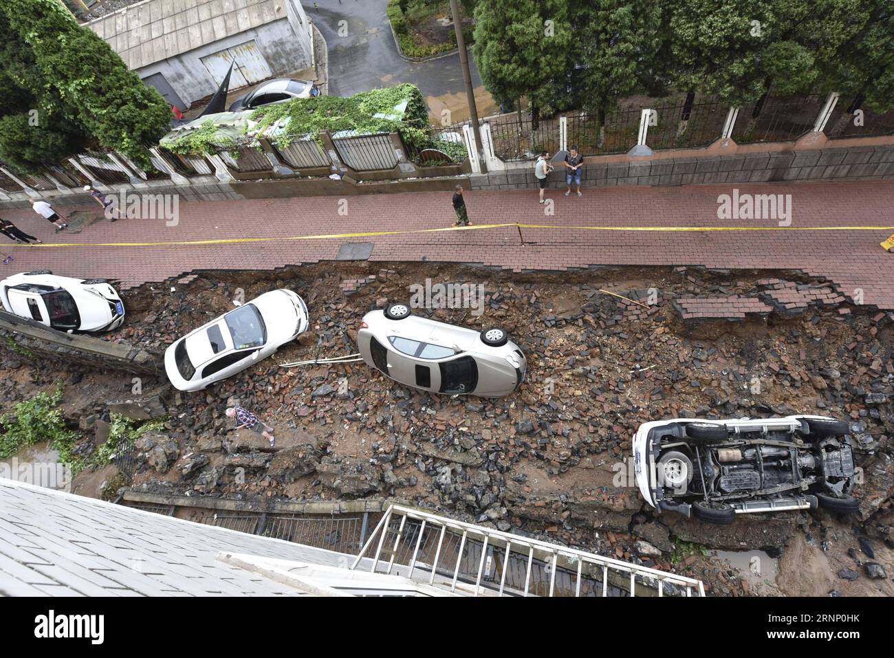 China flood warning system hi-res stock photography and images - Alamy