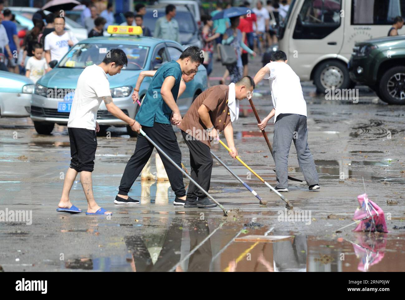 China flood warning system hi-res stock photography and images - Alamy