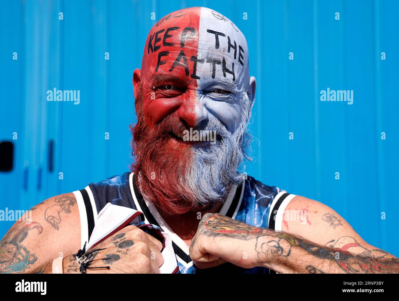 Spurs face paint hi-res stock photography and images - Alamy