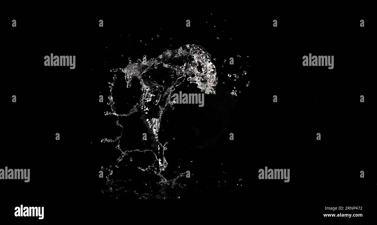 Drop bouncing on the water hi-res stock photography and images - Alamy