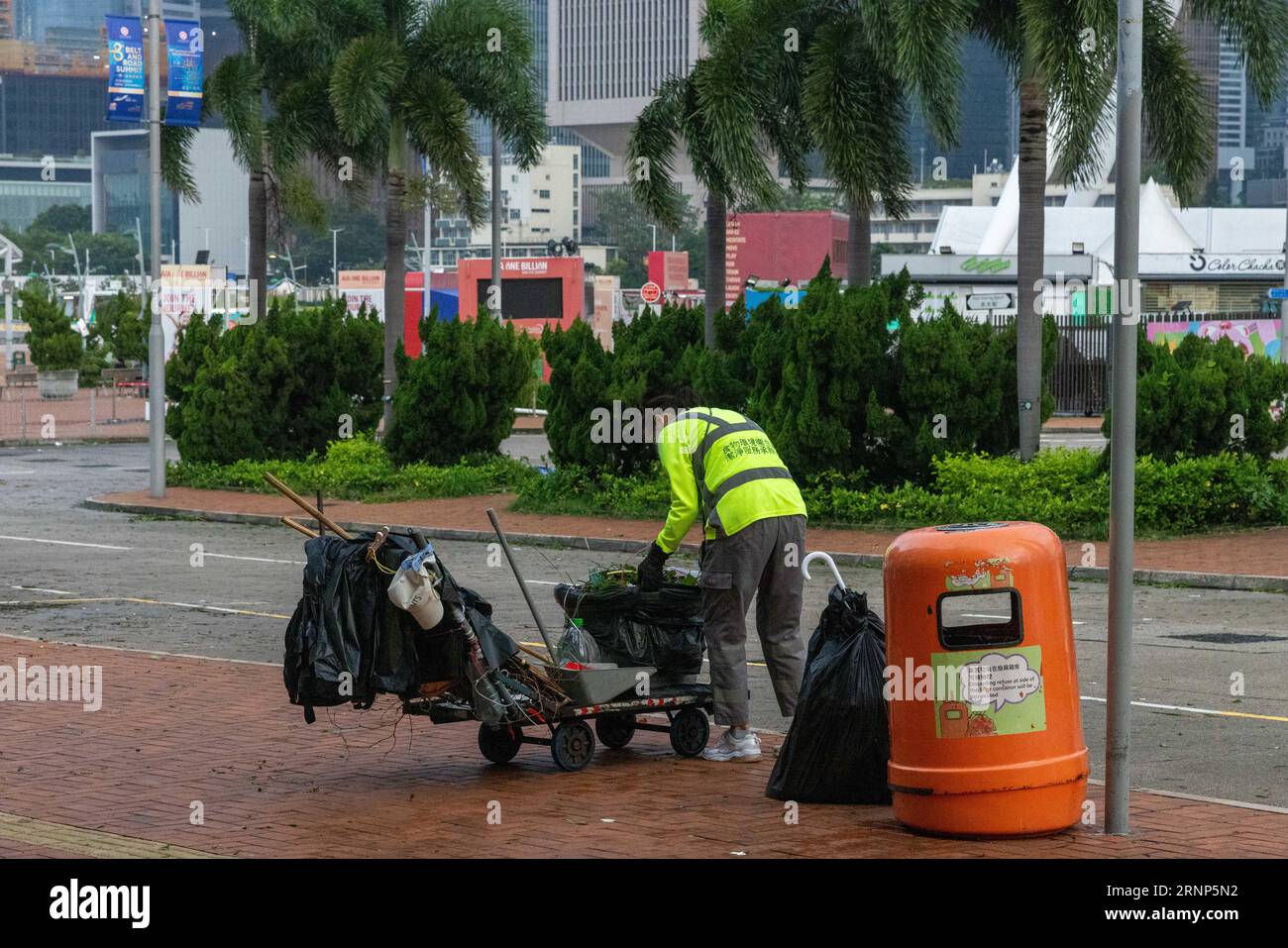 Hurricane signal no 10 hi-res stock photography and images - Alamy