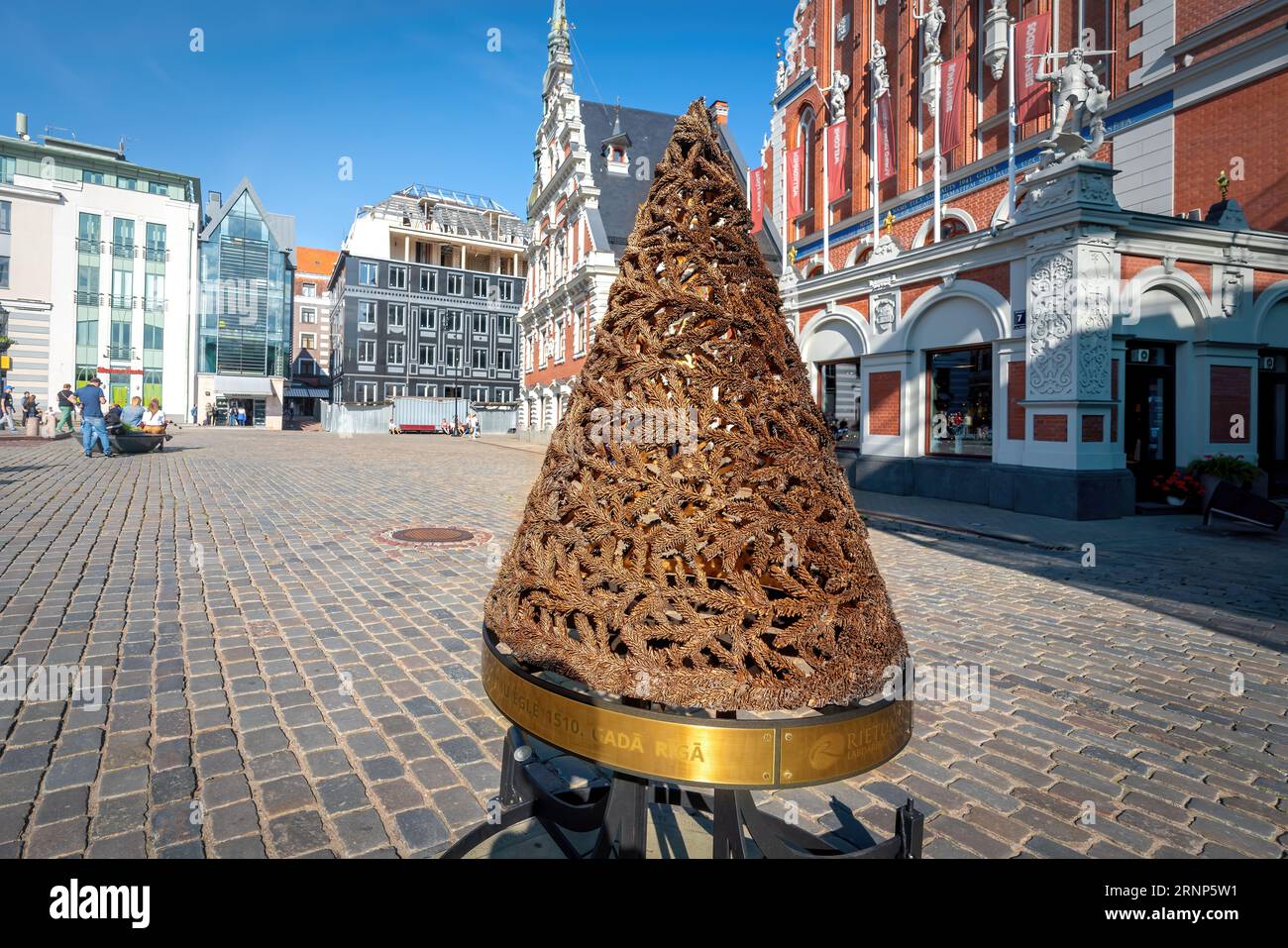 Monument to the first public christmas tree hi-res stock photography ...