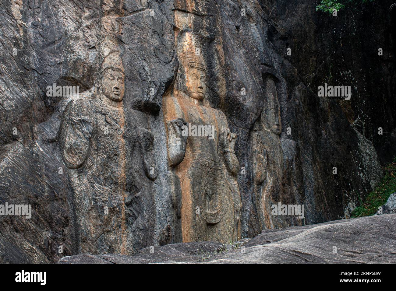 Ancient rock carvings in Buduruwagala, Sri Lanka Stock Photo - Alamy