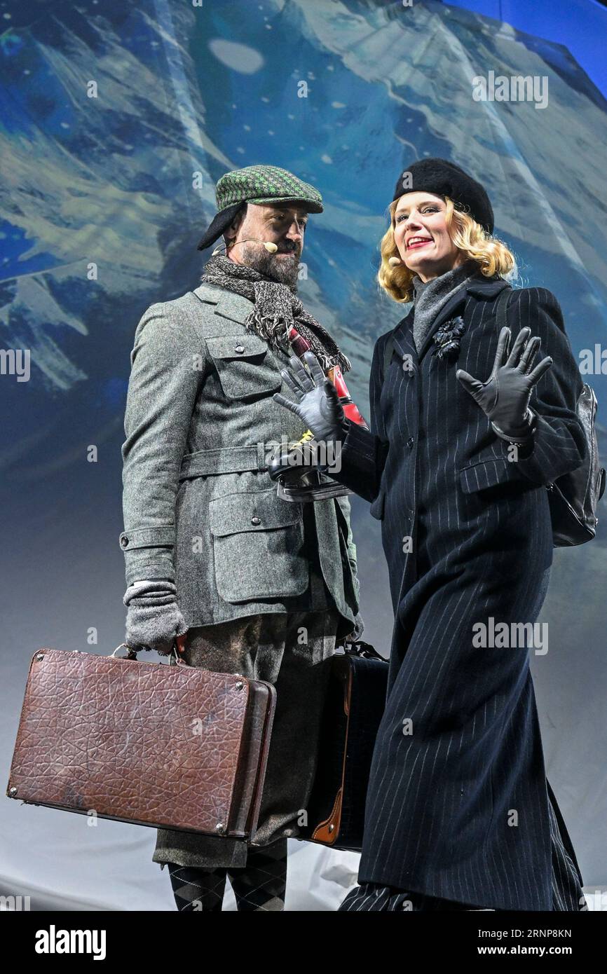 28 August 2023, Brandenburg, Beelitz: Actors Bürger Lars Dietrich as ...