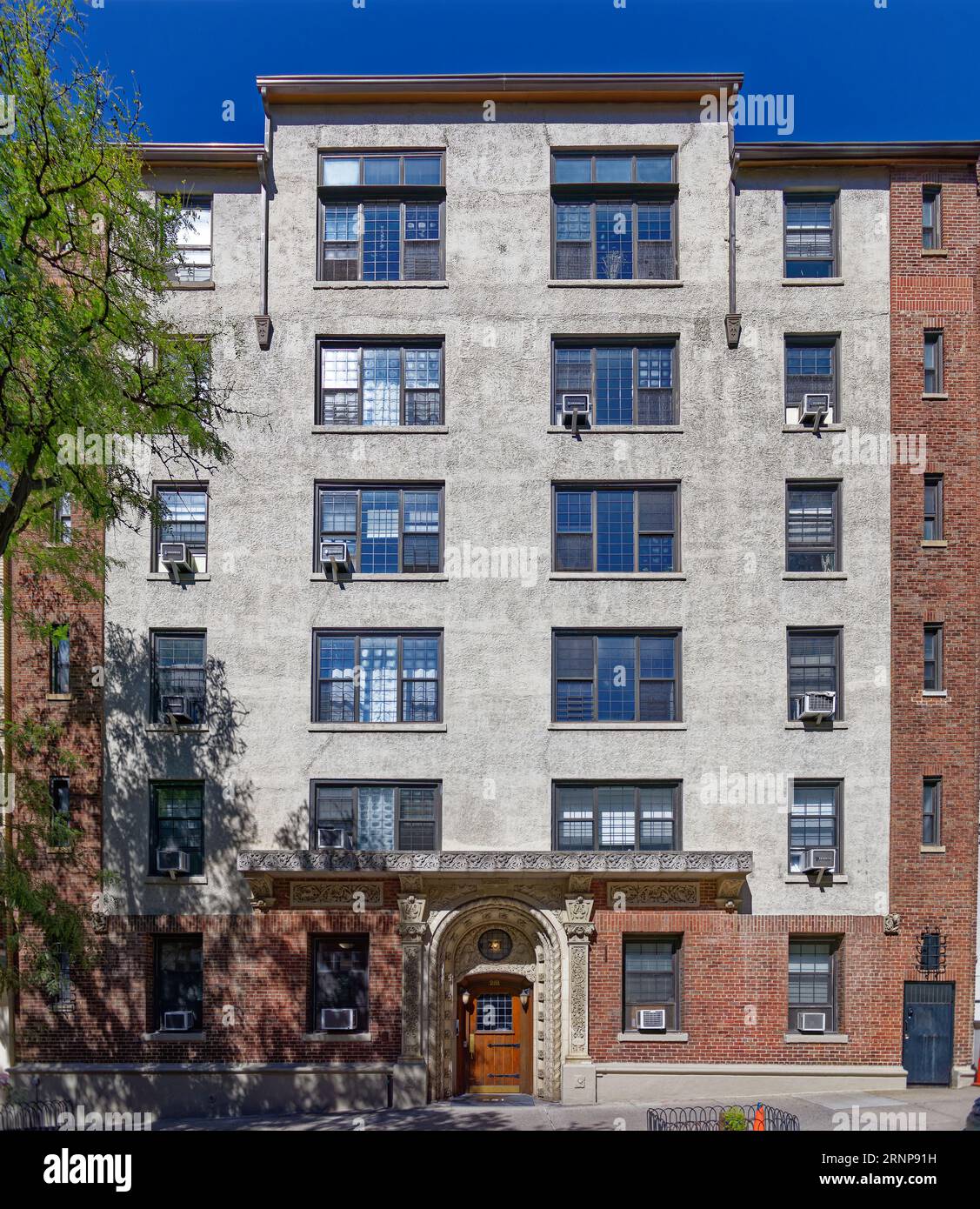 Upper West Side: The landmark brick-and-stucco apartment building at ...