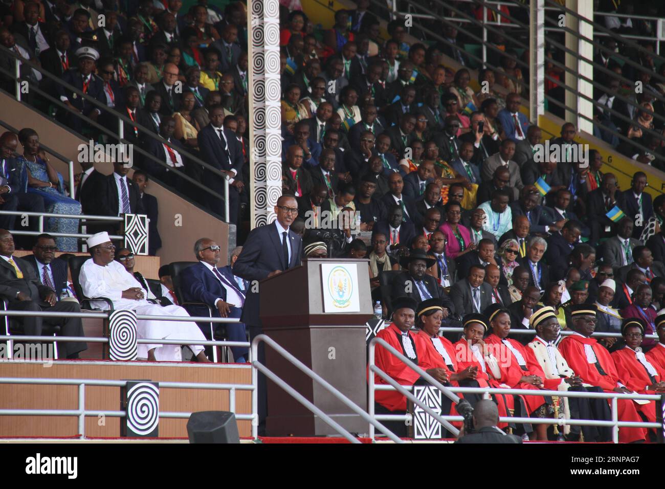 Bilder des Tages (170818) -- KIGALI, Aug. 18, 2017 -- Rwandan President ...