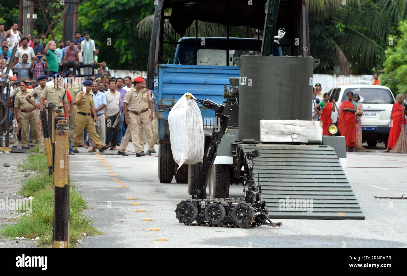 (170818) -- GUWAHATI, INDIA, Aug. 18, 2017 () -- A bomb disposal robot ...