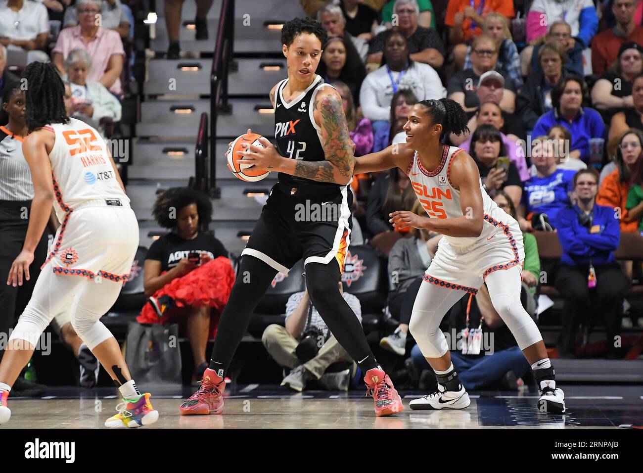 August 31, 2023: Phoenix Mercury center Brittney Griner (42) handles ...