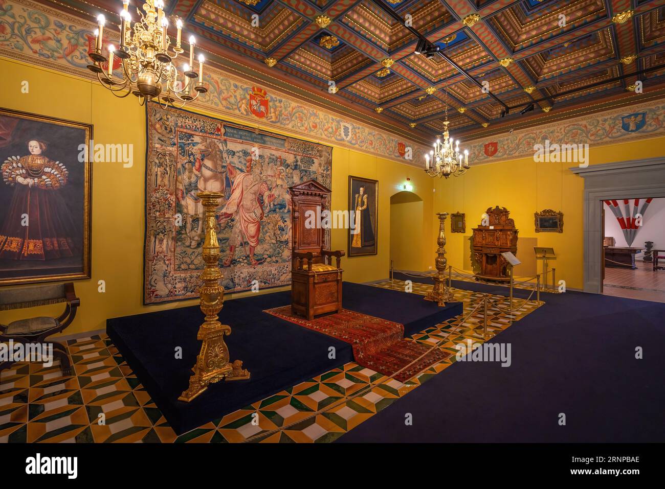 Throne room grand hall hi-res stock photography and images - Alamy