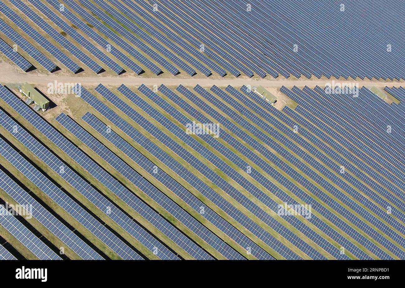 Solar farms australia hi-res stock photography and images - Alamy