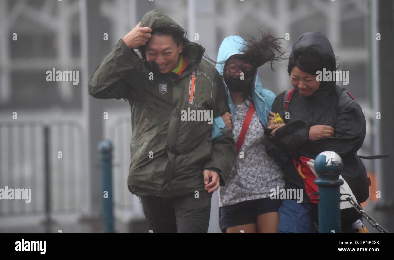 Hurricane signal no 10 hi-res stock photography and images - Alamy