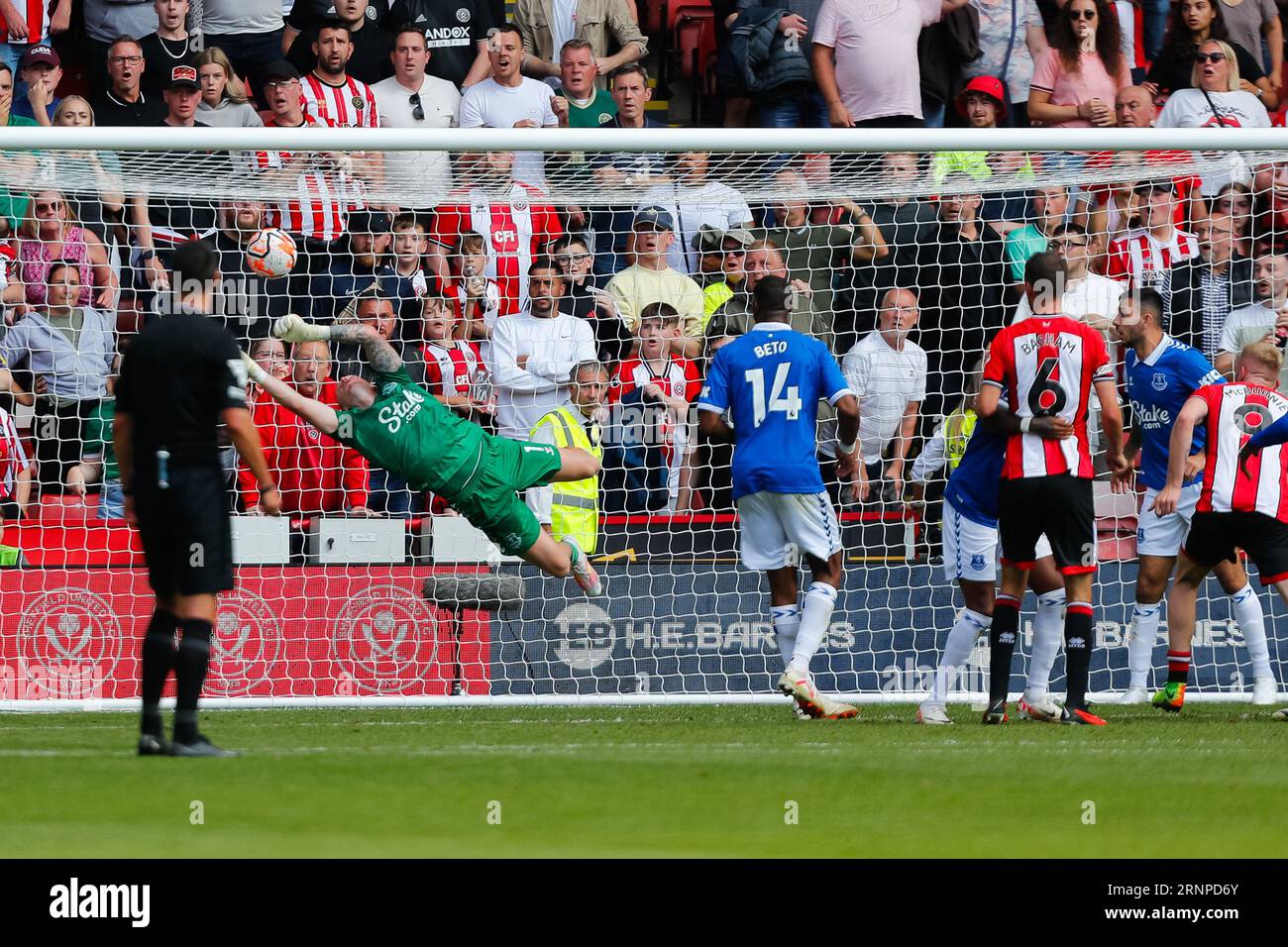 Jordan pickford of everton hi-res stock photography and images - Alamy