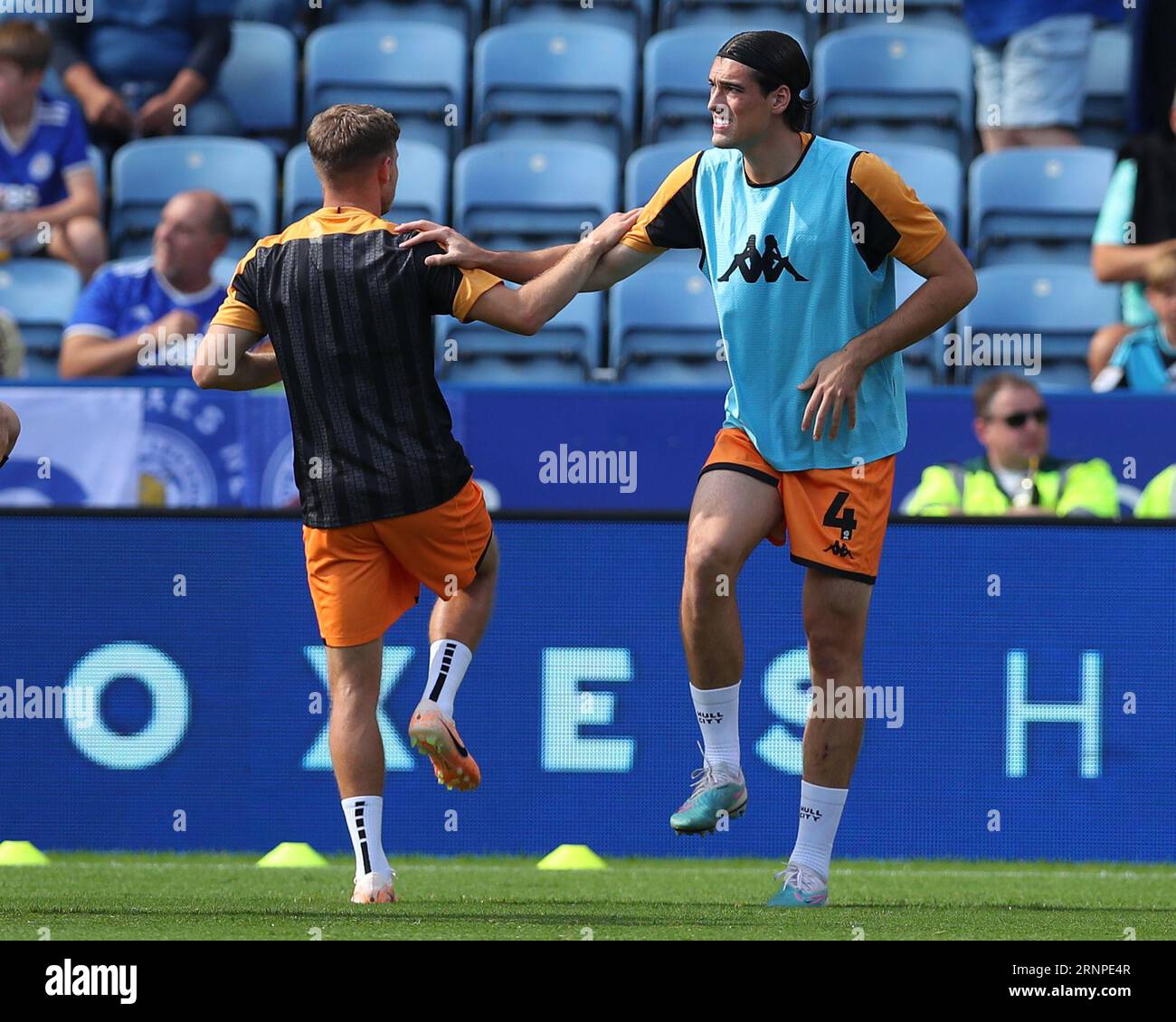 Jacob Greaves of Hull City warms up during the Sky Bet Championship ...