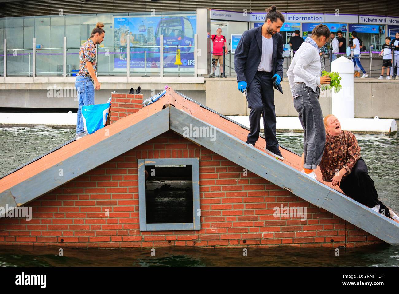 London, UK. 02nd Sep, 2023. Performers from Dutch group Vloeistof ...
