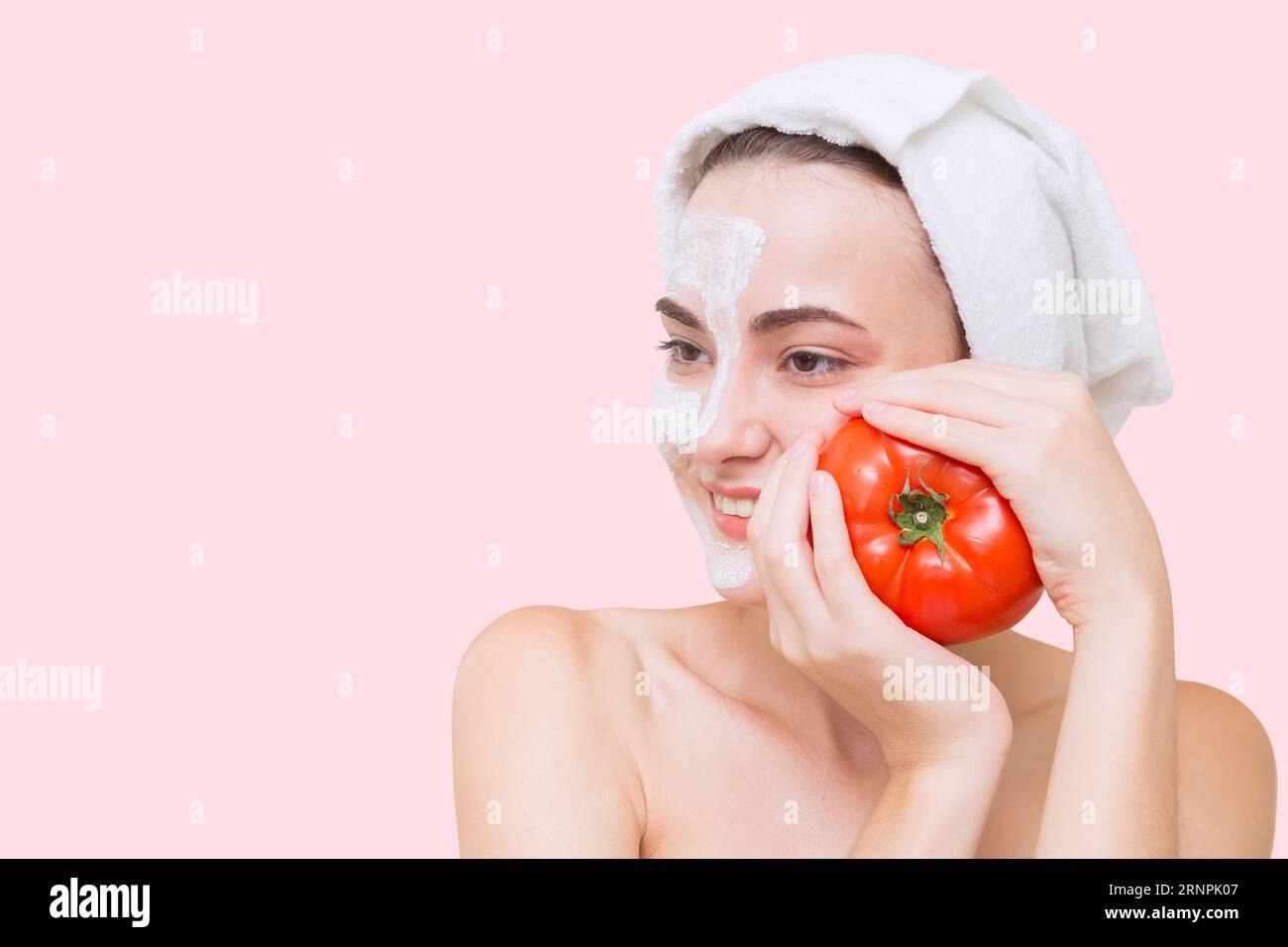Skincare with tomatoes hi-res stock photography and images - Alamy